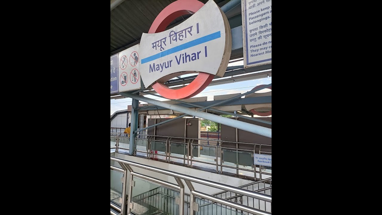 Delhi metro Blue Line Mayur Vihar 1 to Noida Sector 18 - YouTube