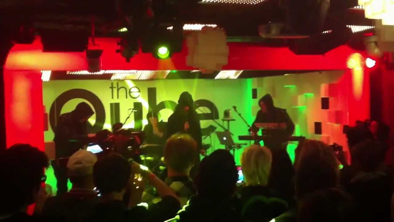 Loreen @Q-music with Jens Geerts en Robin Vissenaekens - YouTube