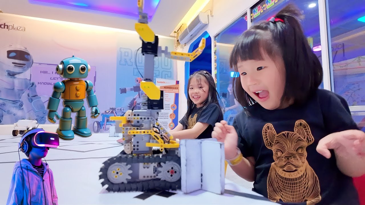 Main Robot Robotan, Main Games, Trampolin, Teknologi Anak dan Menari di ...