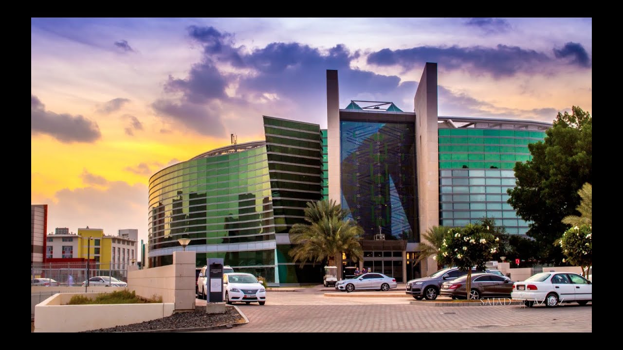UAEU Timelapse (Al Ain) in 4K by Sajad Azeez - YouTube
