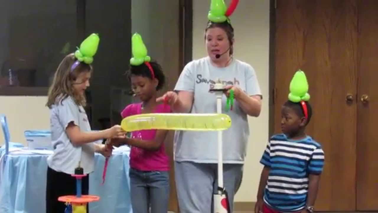 The Savannah Balloon Lady Storyteller - YouTube