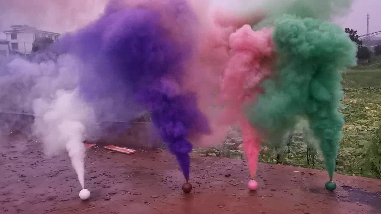 DM924 Ultra Smoke Balls 3.75 inch -ALAMO Fireworks - Smoke Iterms - YouTube