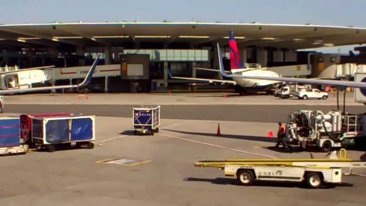 The Worldport (former Pan Am), Terminal 3 at JFK 4/9/2013 - YouTube