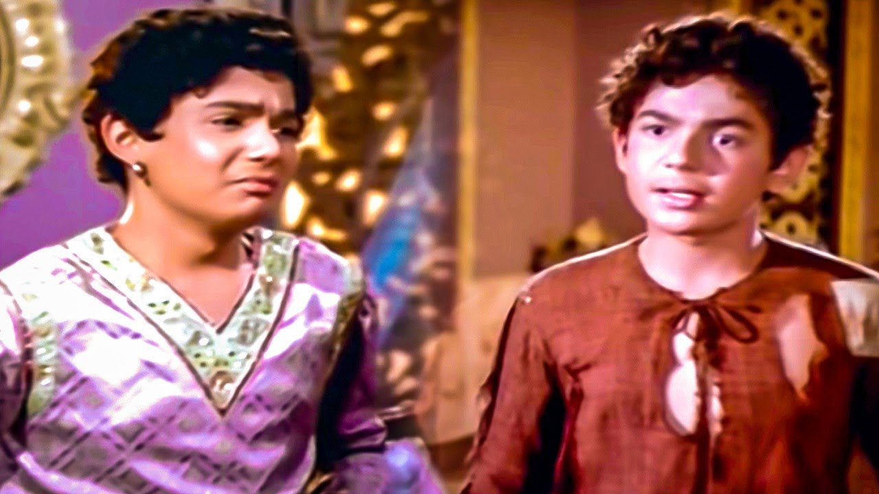 Yuvraj Yaha Par Hume Sab Pagal Samajte Hai | Best Double Role Scene ...