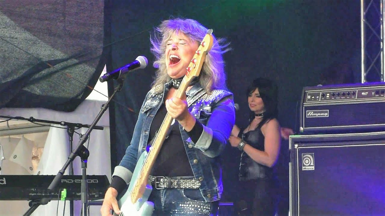 Suzi Quatro & Band - Stumblin In - live - YouTube