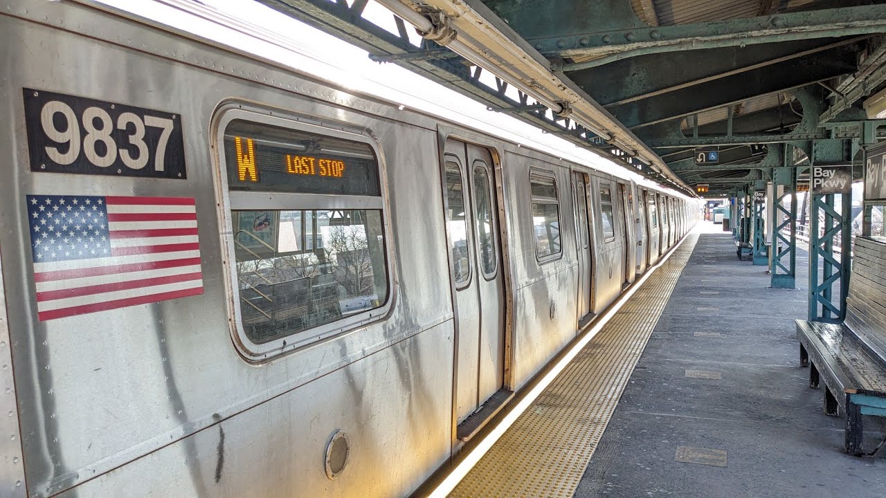 NYC Subway: R160 W Train Terminates at Bay Parkway via the D Line (3/12 ...