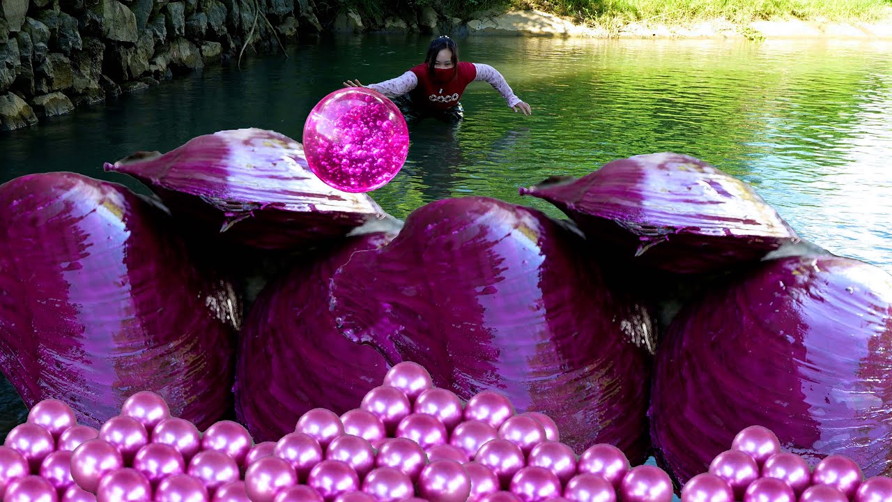 😱😱Pry open the giant purple clam, filled with enchanting purple pearls ...