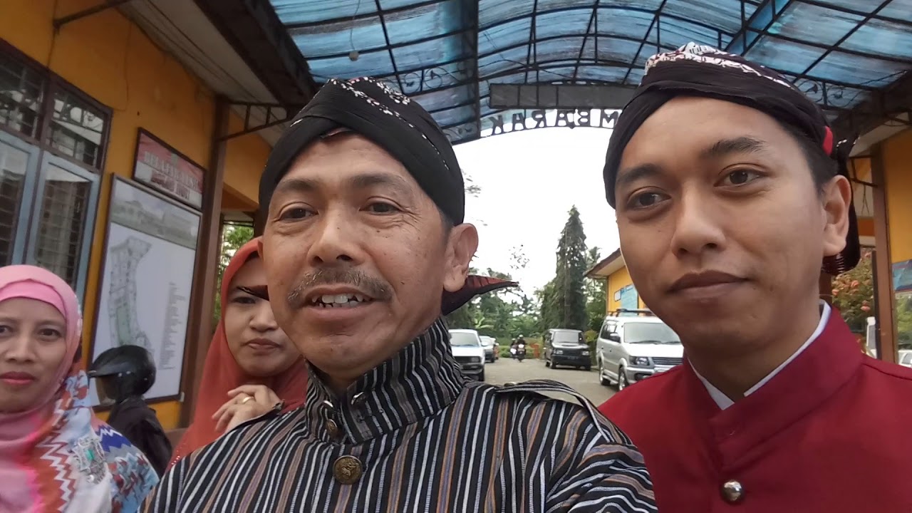 Rasukan adat Jawi... - YouTube