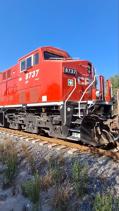 Una vista rápida ES44AC #CPKC 8737 #generalelectric - YouTube