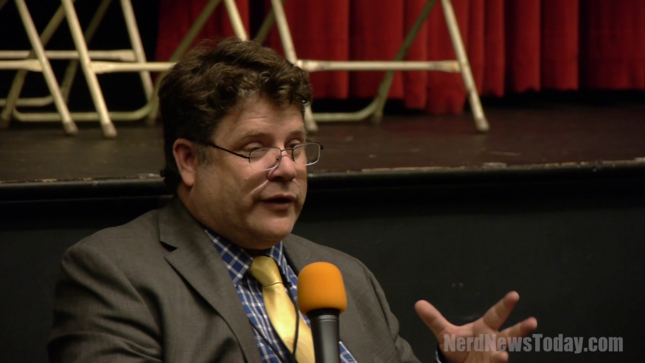 Sean Astin explains the Octopus scene from "The Goonies" - YouTube