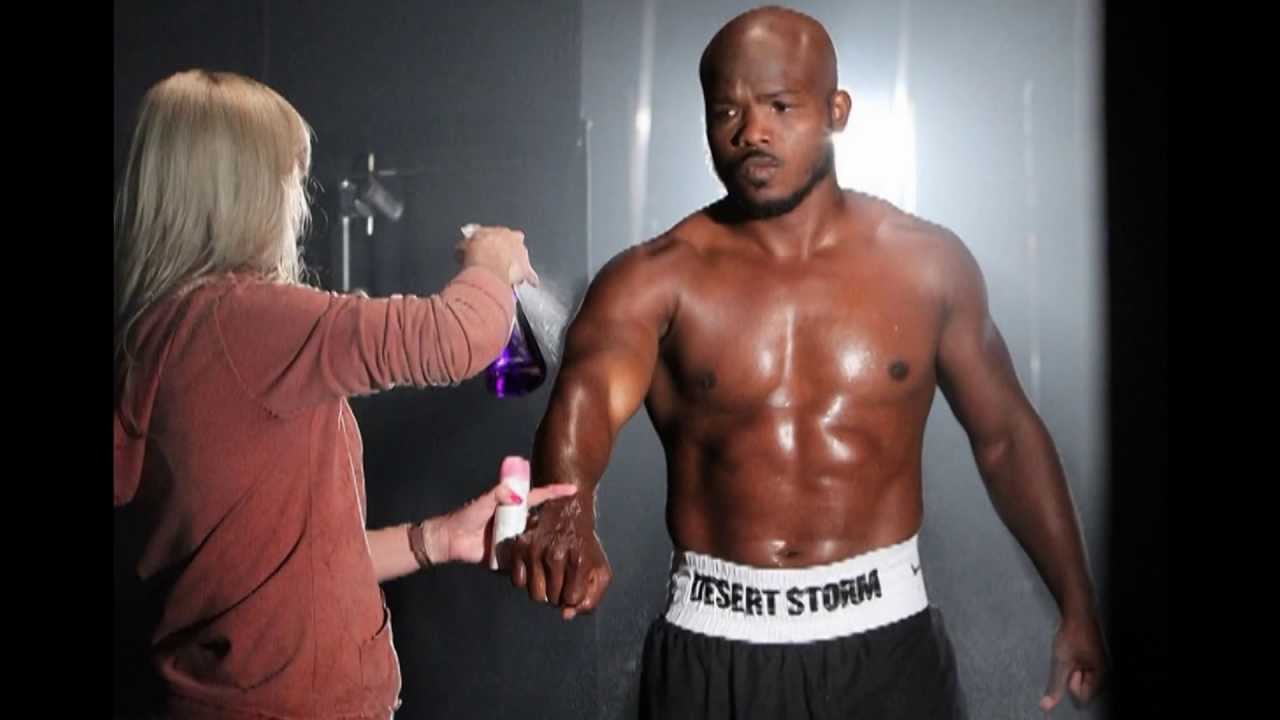 Tim Bradley out of shape? Decide for yourself by checking out photos ...