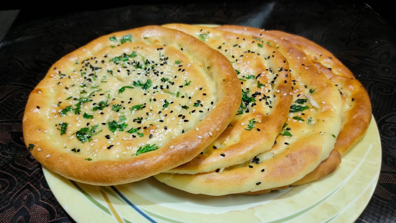 Tandoor Style Roghni Naan Recipe By Chef Zurria| Easy Pakistani Breads Recipe☺️ - YouTube
