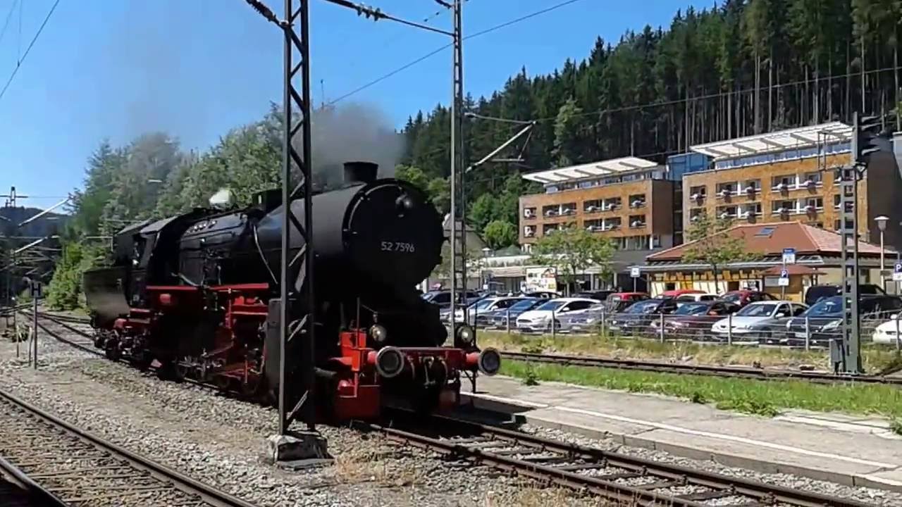 Dampflok 52 7596 am Bahnhof Titisee-Neustadt - YouTube