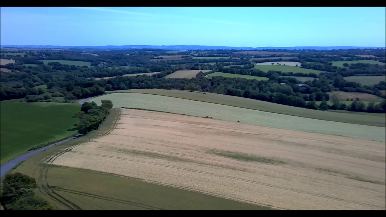 Plouyé, centre Bretagne - YouTube