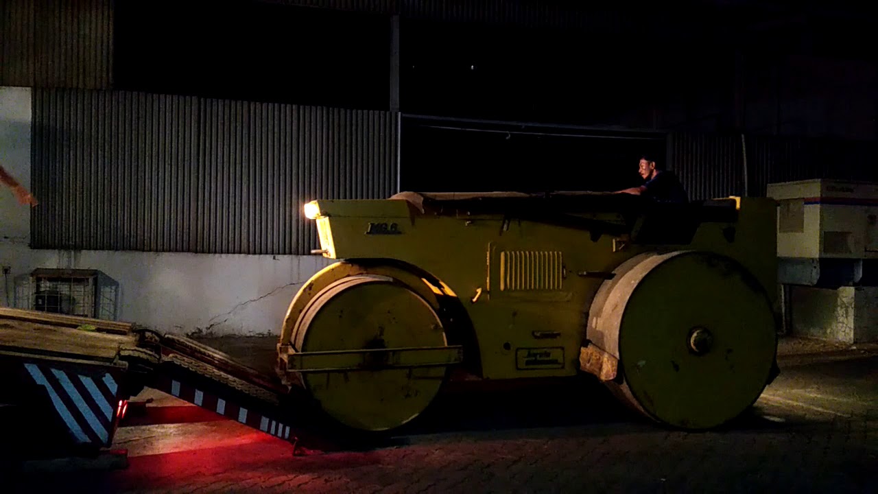 three wheel stoom walls MG6 6-8 ton Barata Mesin Deutz - YouTube