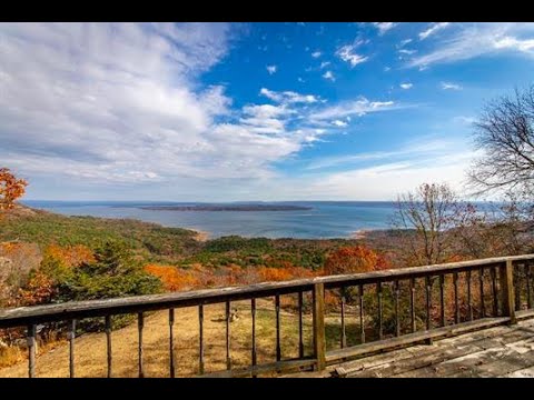 Diamond Bluff Home on Greers Ferry Lake - YouTube