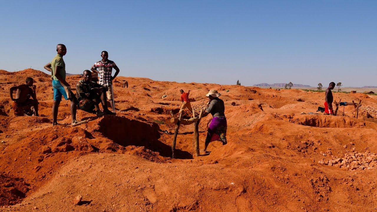 Fighting between Two Armed Groups in Eastern DRC Leaves 21 Dead - YouTube