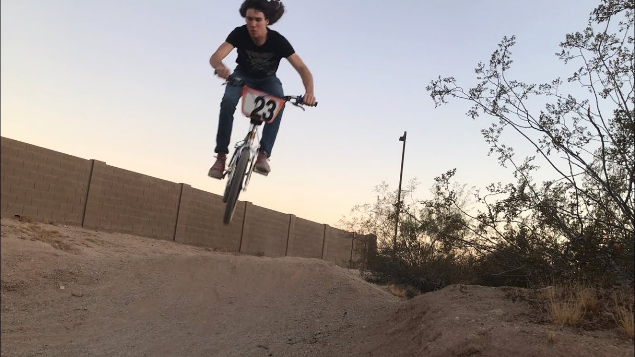 BMX log 16: Riding jumps and street. - YouTube
