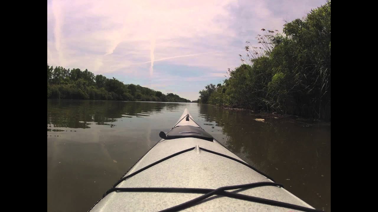 Paddling the Clinton River cutoff in Clinton Township, Michigan - YouTube