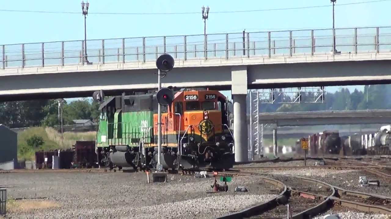 BNSF #2281 and sister #2156 prepare to switch B yard @ Vancouver, WA on 7/2/2013 - YouTube