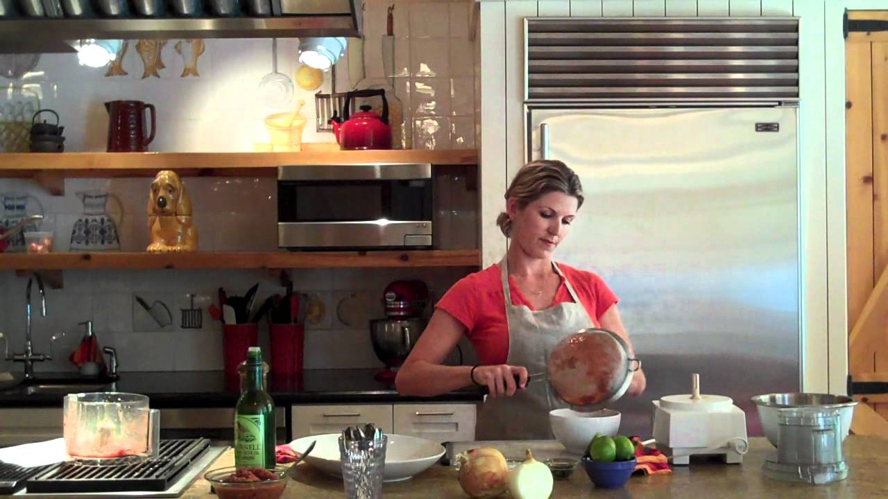How to Make a Fresh Salsa with Casey Thompson - YouTube