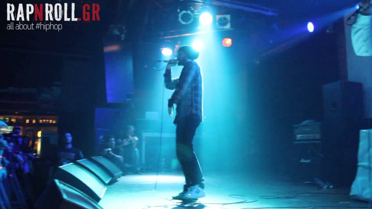Μόνιμος Κάτοικος - Η φωνή Live @ THHF 2013 (Rapnroll.gr) - YouTube