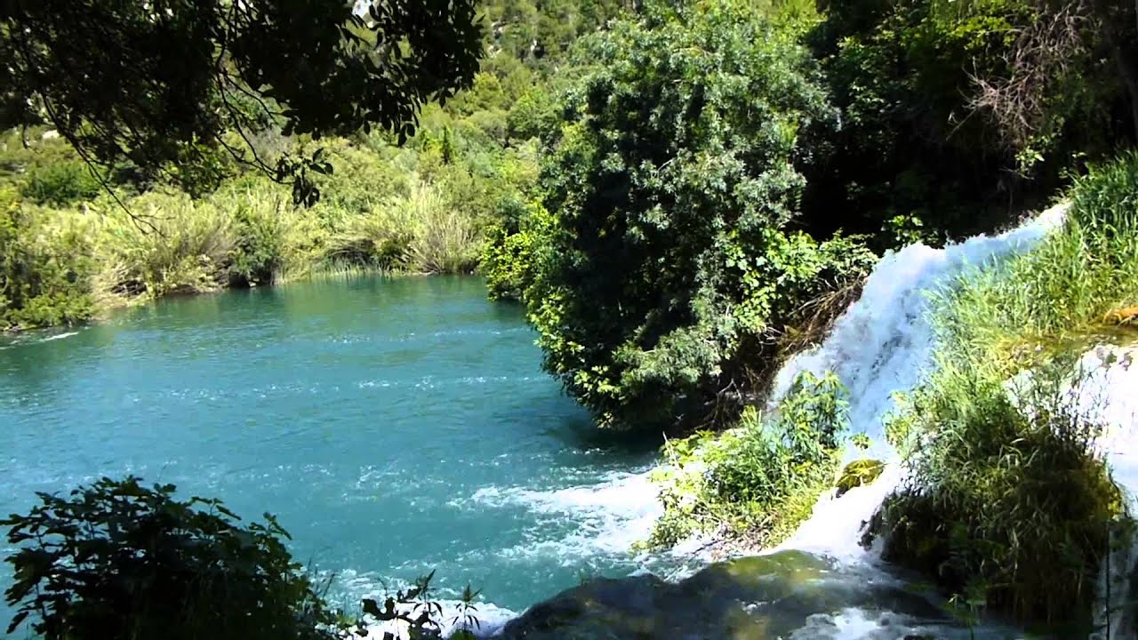 #8758, Cascada cae con fuerza hacía el río [Raw], Paisajes naturales y ...