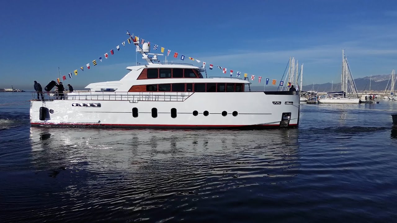 CODECASA 24 Hull F242 m/y VERO - Launch Ceremony - YouTube