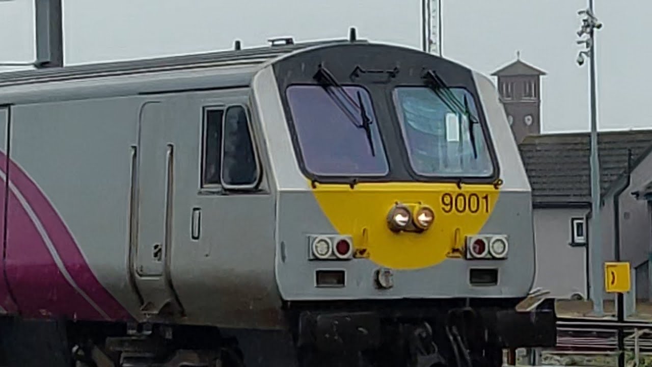 NIR Enterprise Set 9001 and 201 Class Loco NO.8209 Service 12:35 to Dublin at Dublin Connolly30 ...