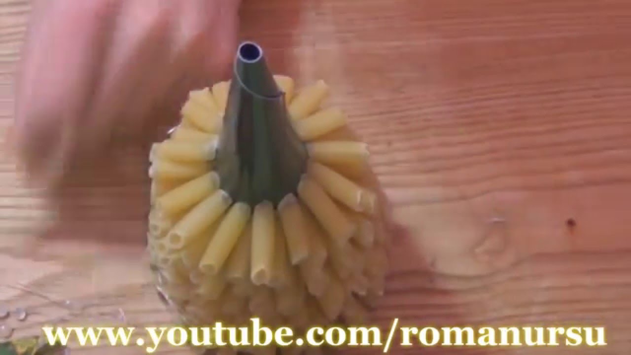 How to make Christmas Pasta Tree + M&Ms - YouTube
