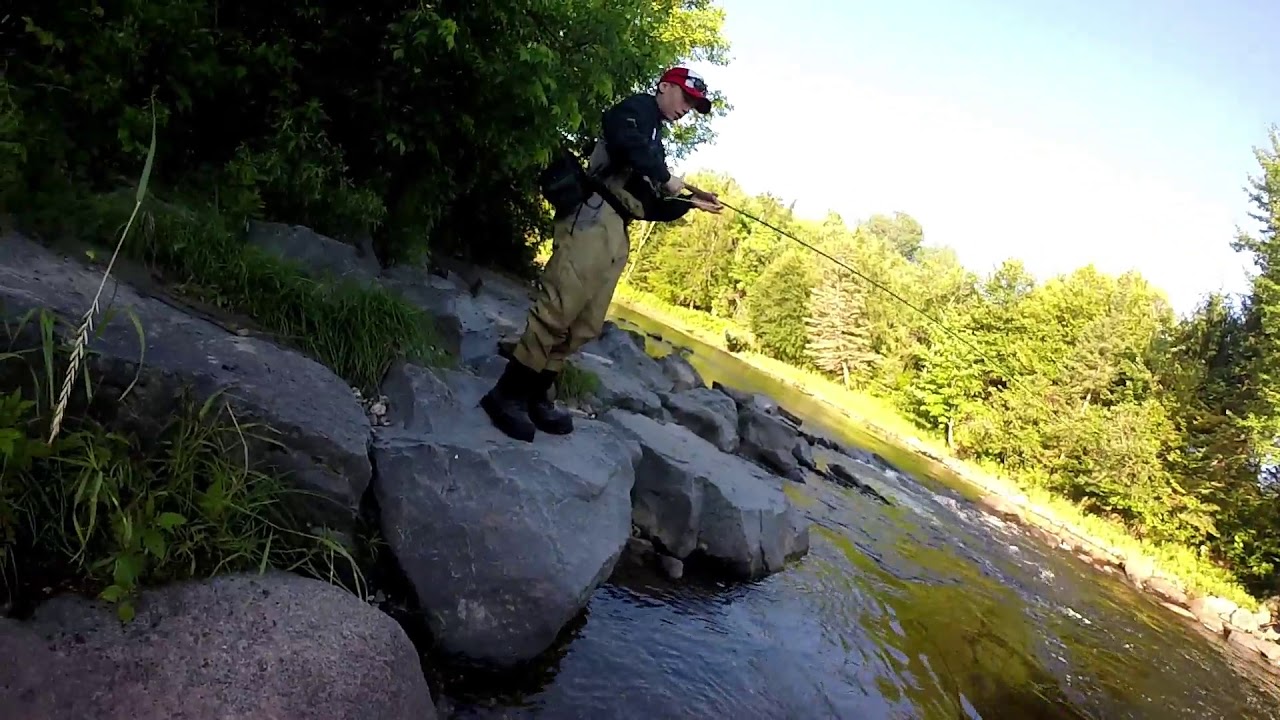 Pêche à la mouche sur la Nicolet avec Zachary Prévost - YouTube