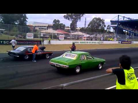 Trick and Mansweto Capri v Gup's twin turbo HQ in an exhibition run at ...