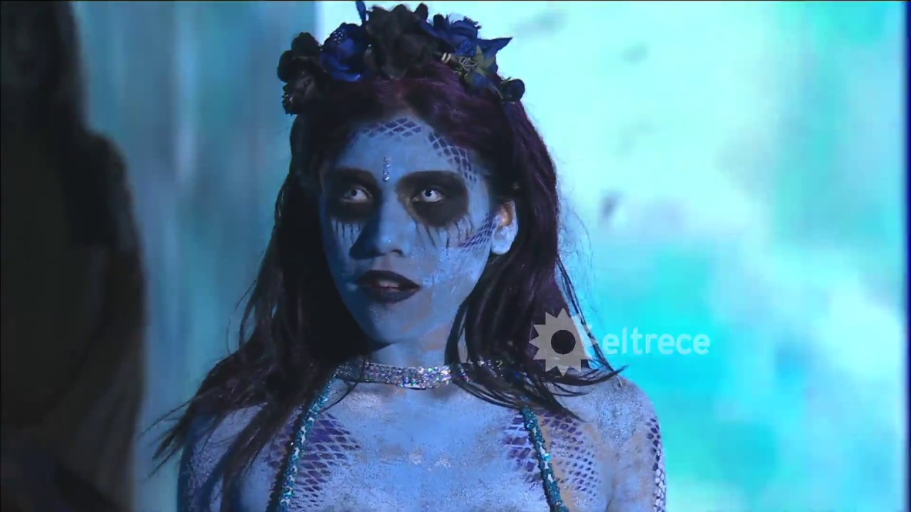 Una sirena que da miedo ¡y mucho! - YouTube