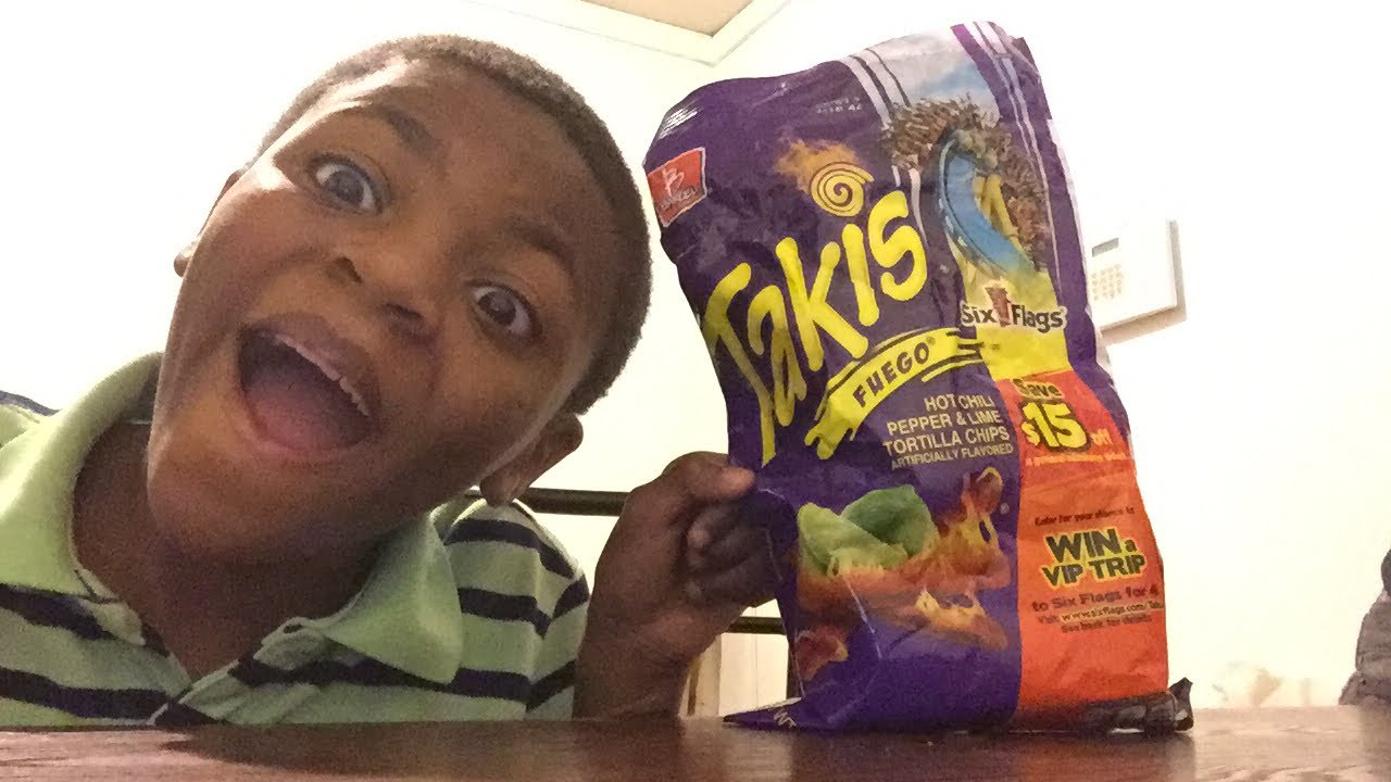 Takis muck bang W rapper cuzing luh zi - YouTube