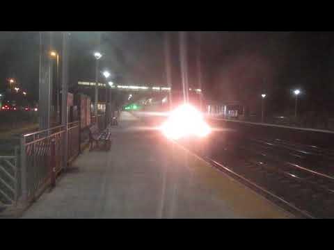 Amtrak Keystone #657 & NJ Transit Train #3882 at Hamilton - YouTube