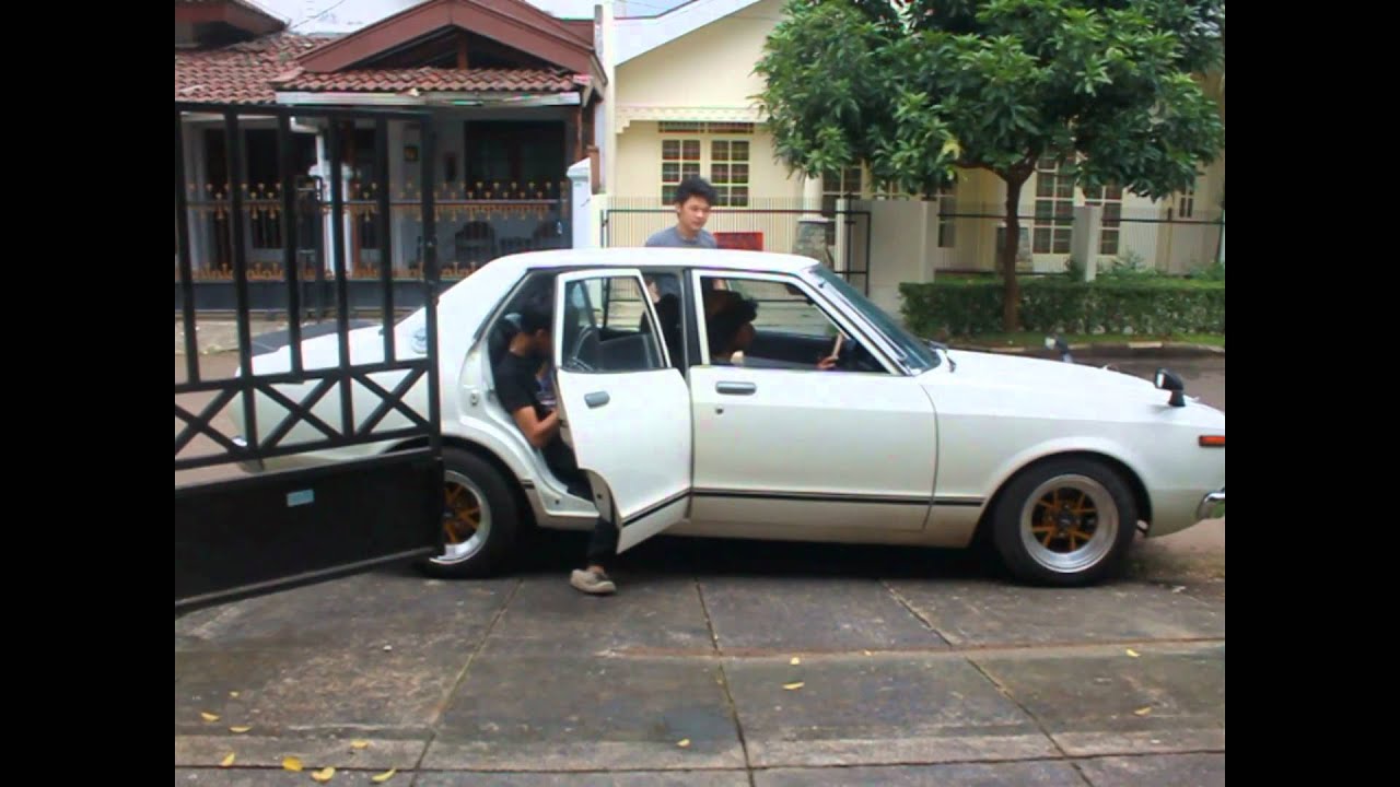 Nissan Datsun 180b - YouTube