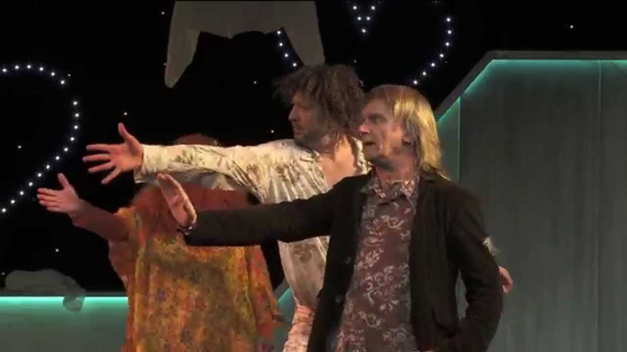 "Falling in Love" von Stephan Benson Theater Kanton Zürich - YouTube