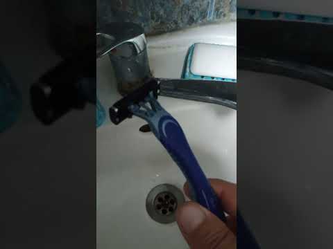 Bicul de ras părul sau barba nu este de unică folosință...