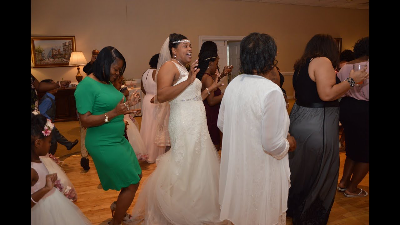DJ Lorenzo presents: Wedding cha cha slide fun dance floor - YouTube