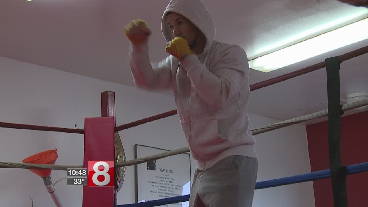 New Haven boxer Luis Rosa Jr. ready for title fight - YouTube