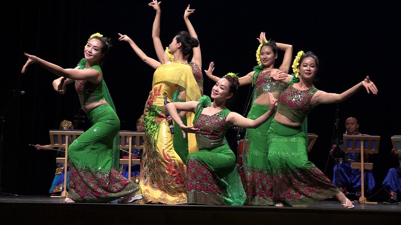 Yunnan Jin Xiaofeng Art Troupe - YouTube