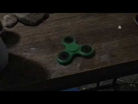 a really fast fidget spinner - YouTube