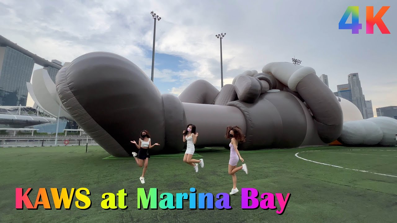 KAWS:Holiday at Marina Bay Floating Platform - YouTube