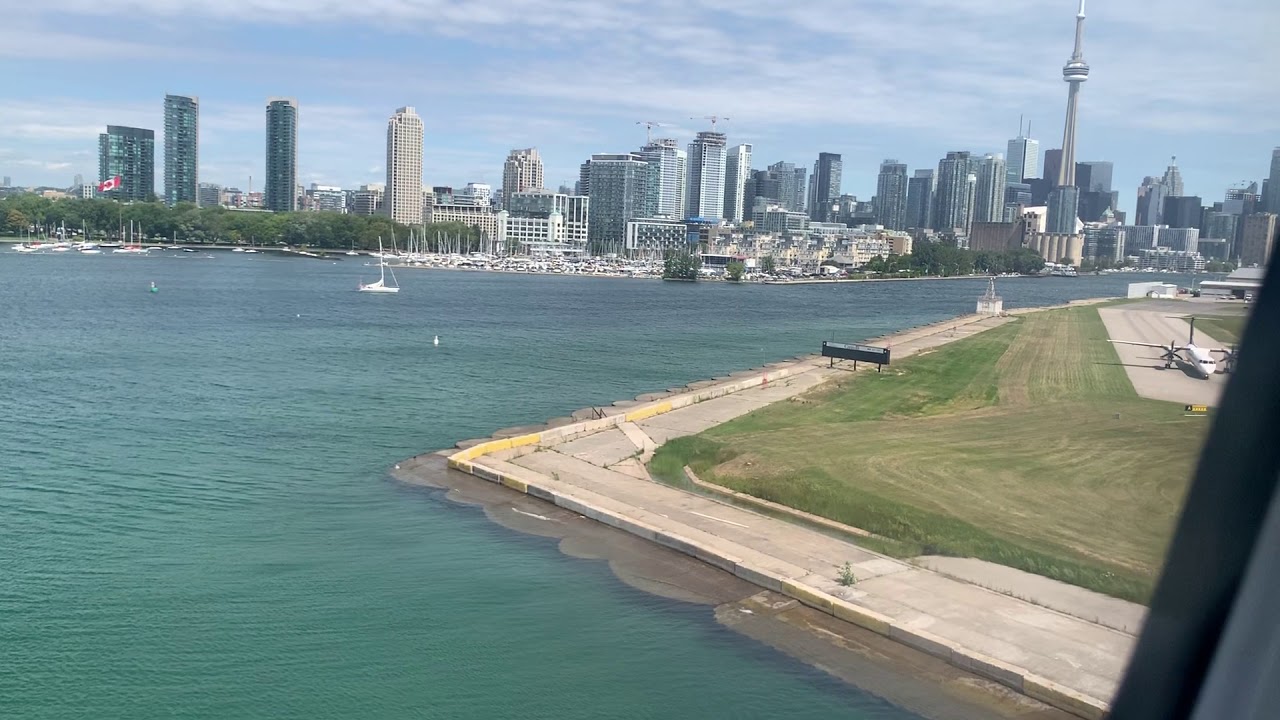 Landing at Toronto island airport with Porter. - YouTube