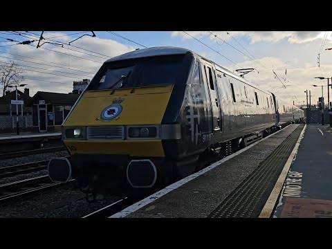 LNER InterCity 225 91110+82212 At Doncaster From London Kings Cross To Leeds - YouTube