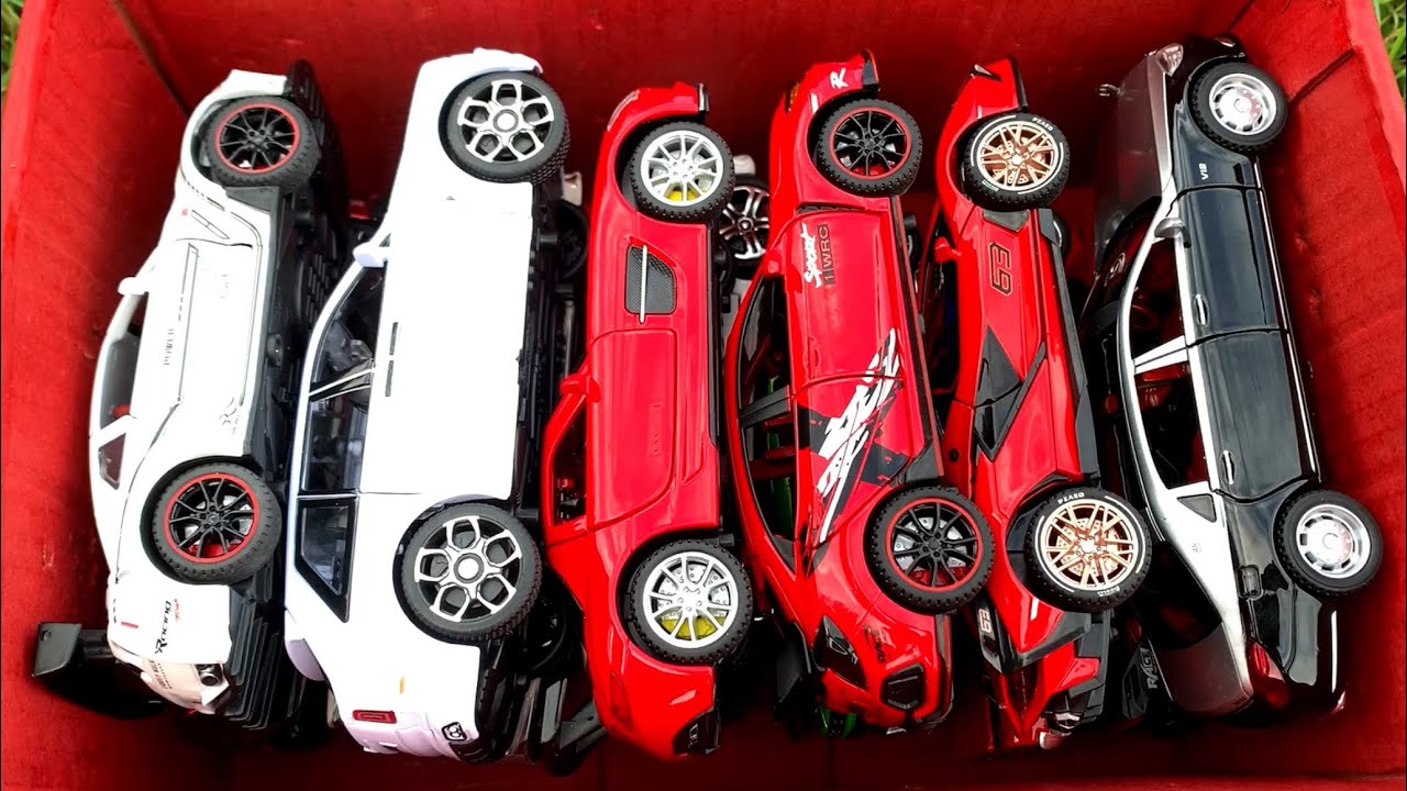 Box Full of Model Cars /GTR R35, Rolls-Royce Culinan, Honda Civic ...