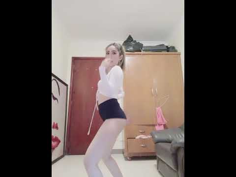 Ái Ngọc nhảy cực đỉnh