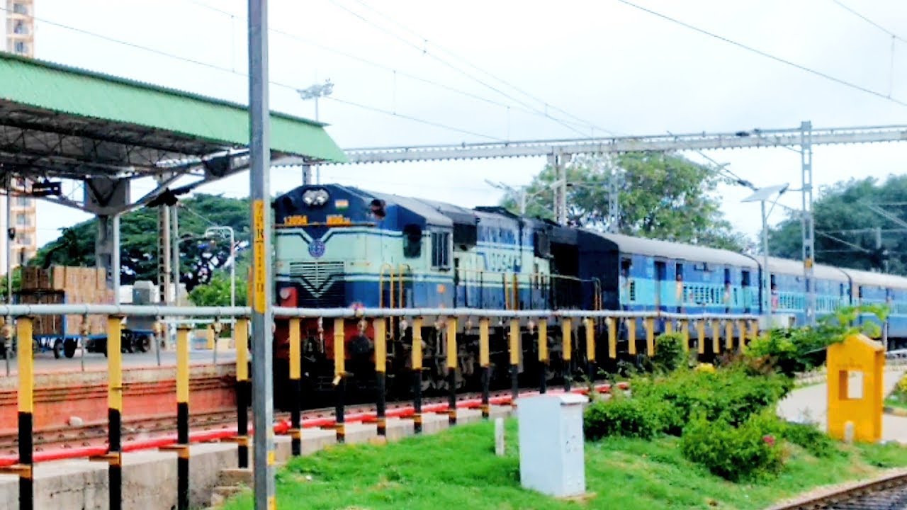 16571 Bidar - Yesvantpur Express arriving Yesvantpur Jn - YouTube