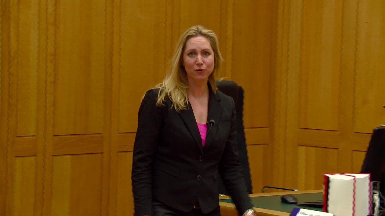 Justitie eist vijf jaar cel tegen 'wonderbelegger' uit Gemert - YouTube