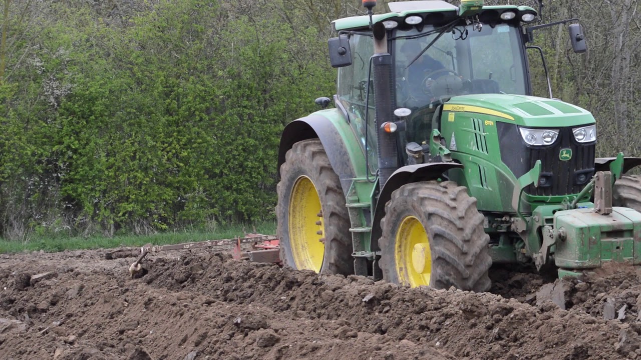 John Deere 6170R Ridging For Potatoes - YouTube